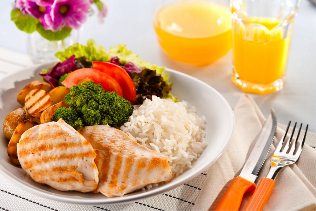 Os alimentos são insubstituíveis fontes de nutrientes essenciais ...
