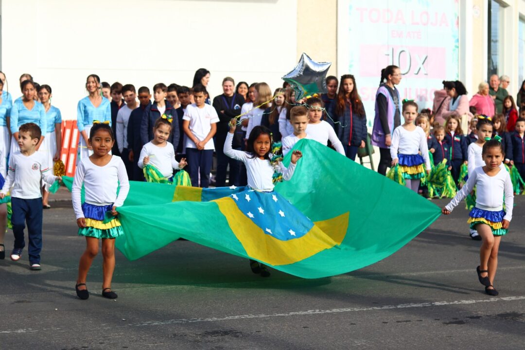 Abertura da semana da Pátria teve apresentação de escolas de Mafra ...