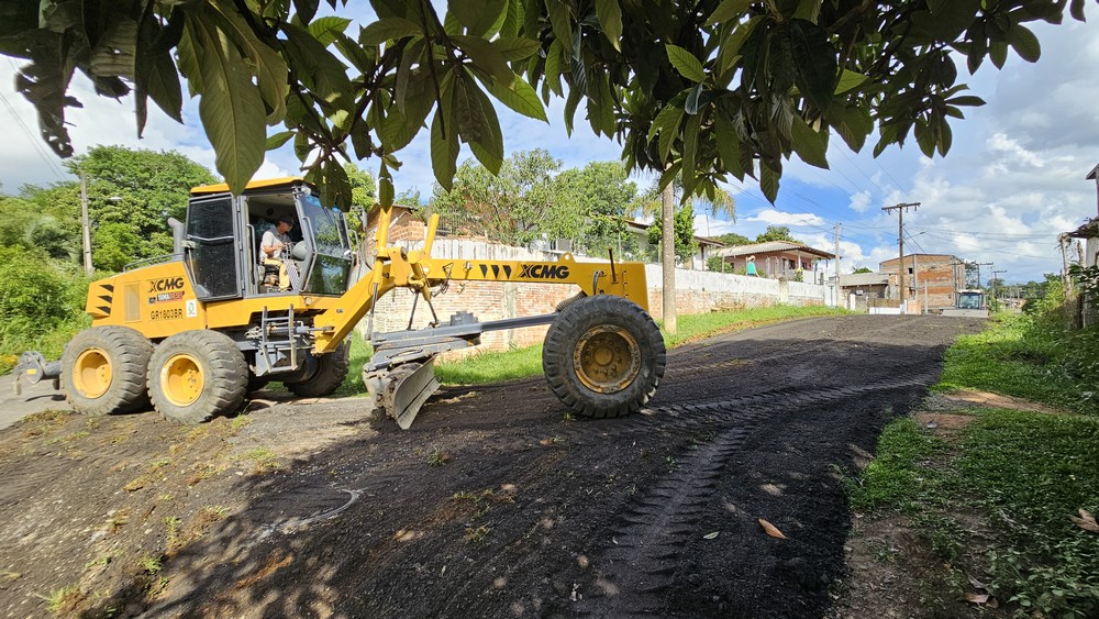 Ruas do bairro Estação Nova recebem manutenção com material fresado ...