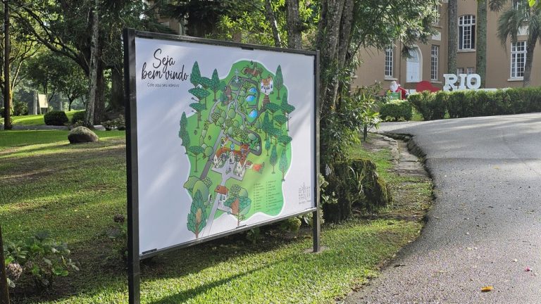 Mapa ilustrado é instalado no Parque Ecoturístico Municipal São Luís de ...