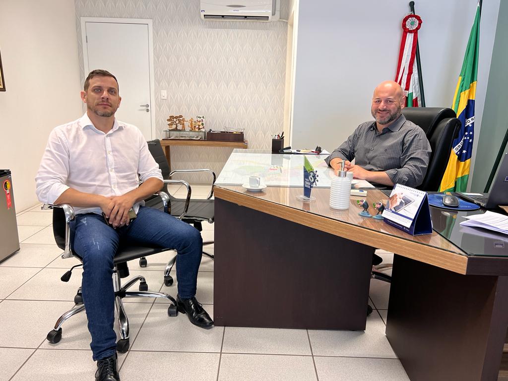 Novo delegado regional da Polícia Civil visita prefeito Maas | Click ...